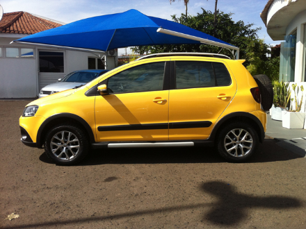 Volkswagen CrossFox I-Motion 1.6 VHT (Flex) Amarelo 2013 Amarelo, 4 ...